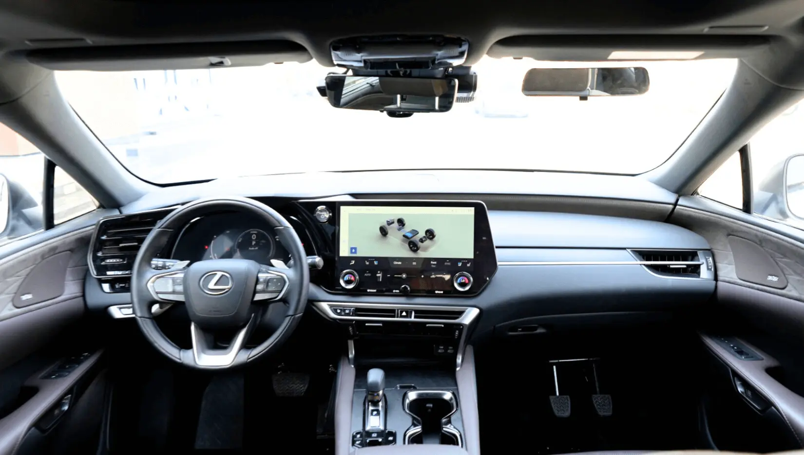 Manual Vs Automatic Driving License In Uae: Driving Rules & Switching ...